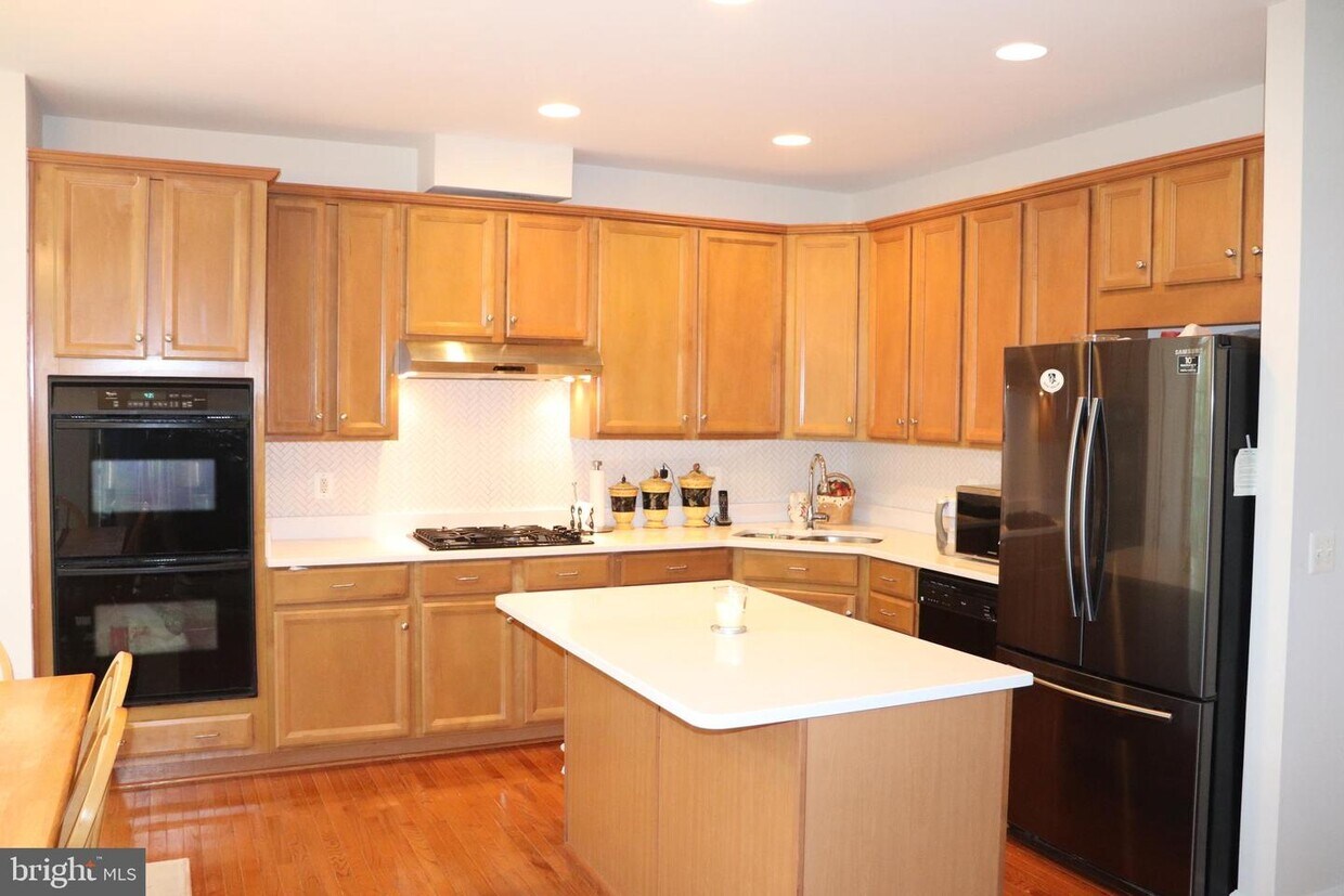 7994 Thomas Nevitt St, Lorton, VA 22079 - Townhome Rentals in Lorton VA ...