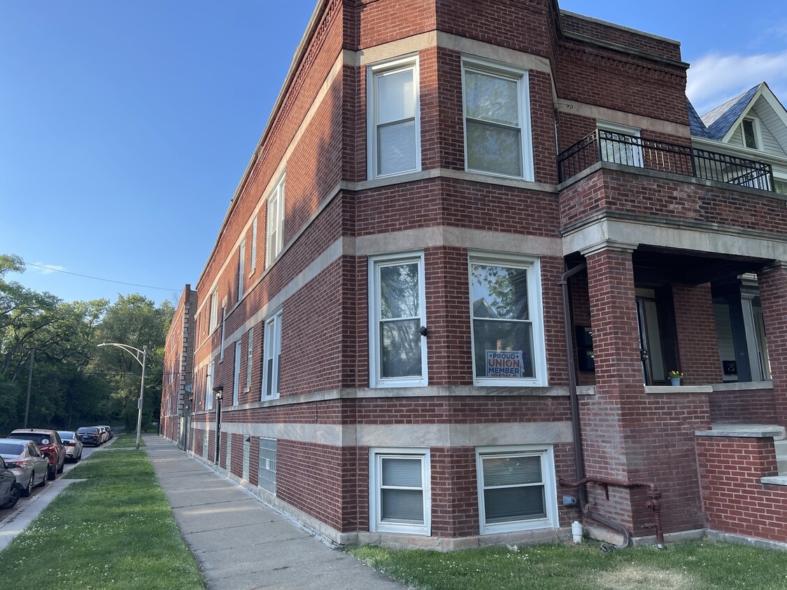 1300 E 72nd St, Chicago, IL 60619 - House Rental in Chicago, IL ...