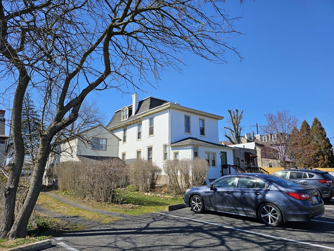 435 S Bethlehem Pike, Fort Washington, PA 19034 - Townhome Rentals in ...