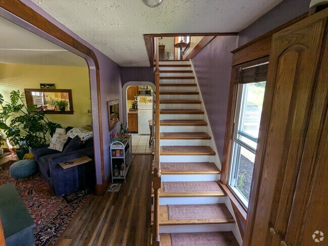 Apartments for Rent under $3,000 in Redford NY