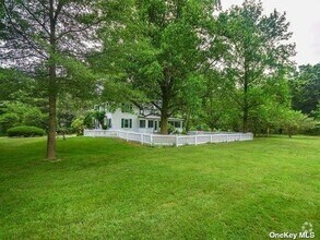 Houses for Rent Near Long Island University CW Post Campus - Brookville ...