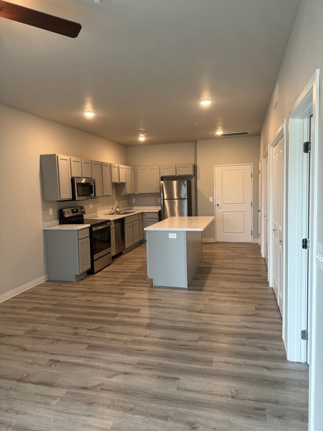 Ridge at Scott Park - 3701-3761 Eastbrook Dr Iowa City, IA 52245 ...