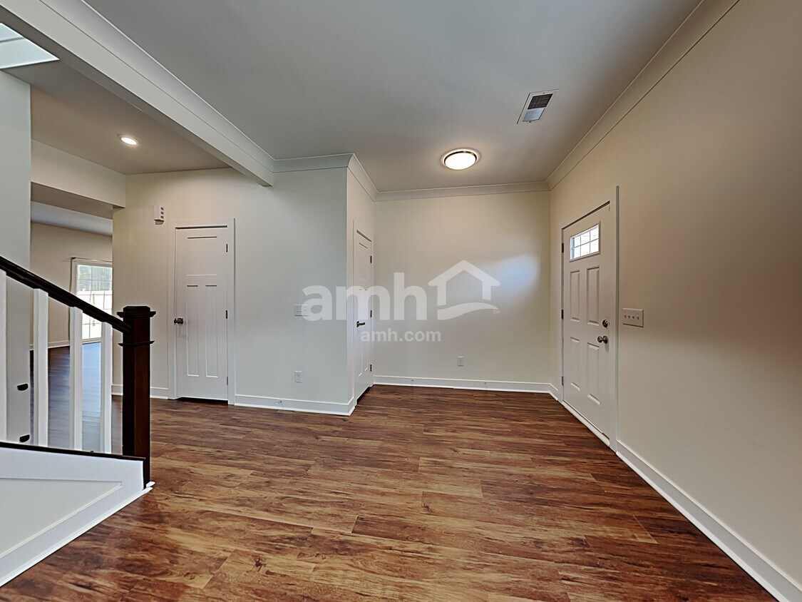 136 Thames Valley Dr, Easley, SC 29642 | Apartments.com