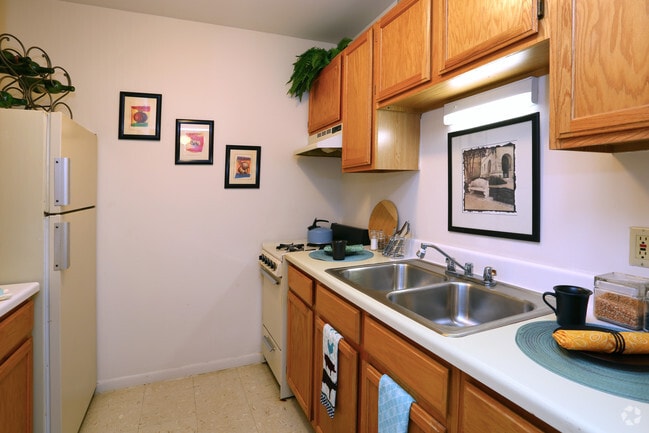 Larkin Village - Apartments in Joliet, IL | Apartments.com