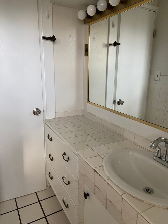 247 Beach Walk Unit 801, Honolulu, HI 96815 - Condo for Rent in ...