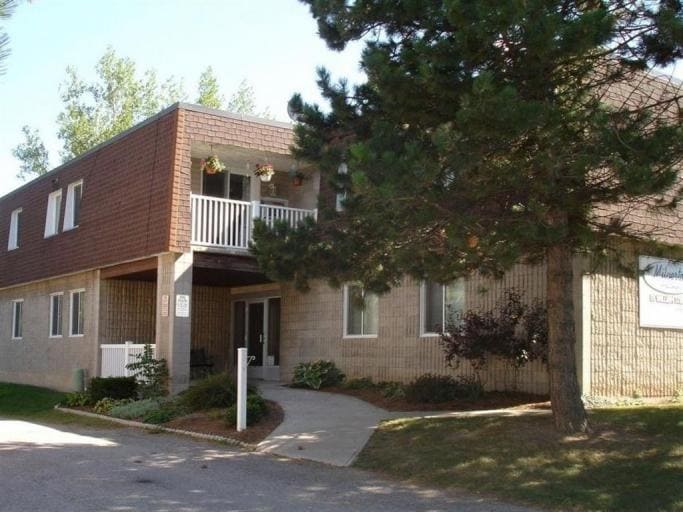 Milverton Apartments Apartments - 55 William St Perth East, ON ...