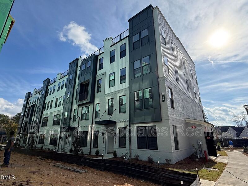 915 Ball Field Aly Unit 101, Cary, NC 27511 - Condo for Rent in Cary ...