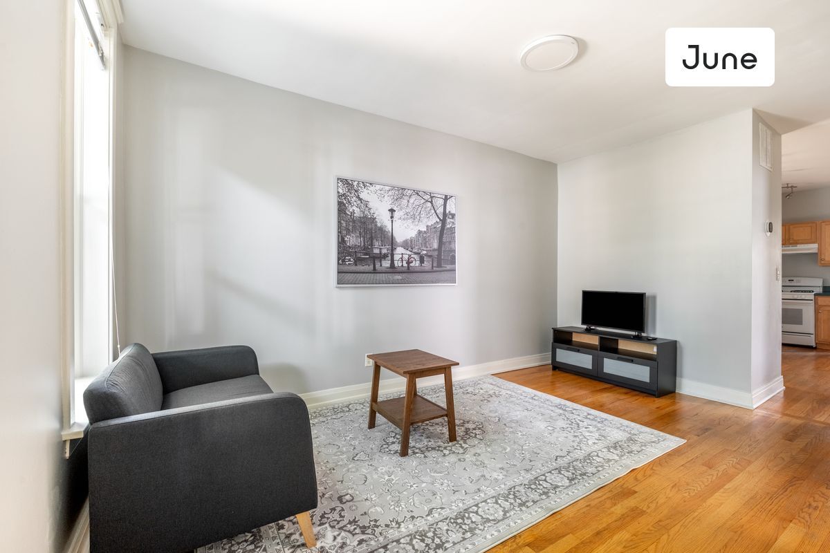 2321 W Barry Ave, Chicago, IL 60618 | Apartments.com