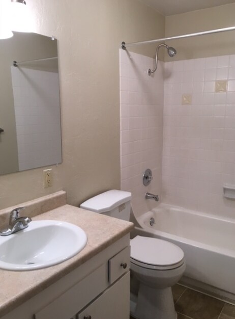 Gateway Village Apartments - 3255 Gateway St Springfield, OR ...