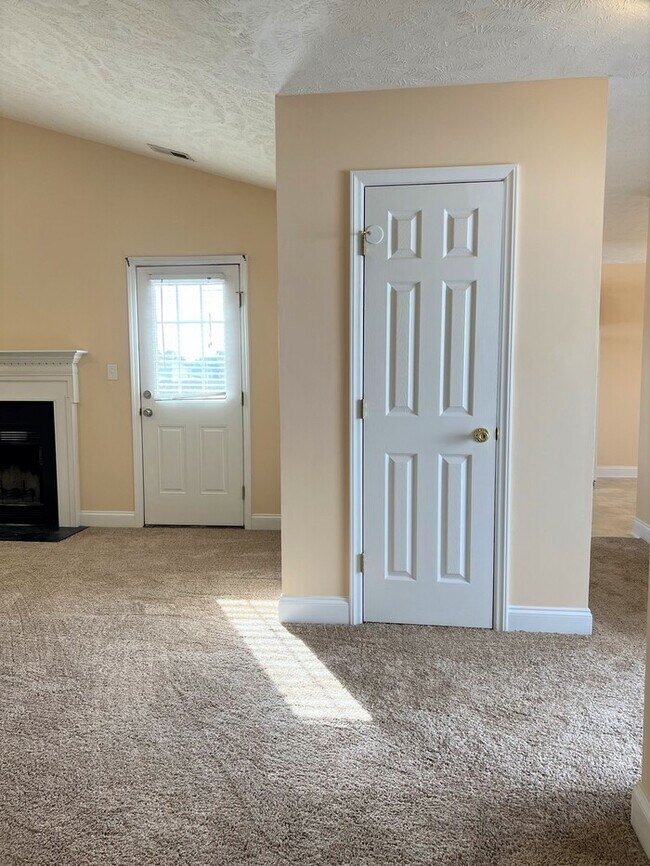 DO NOT DISTURB OCCUPANTS SHOWING IS B House For Rent In Raeford NC Apartments do-not-disturb-occupants-showing-is-b-house-for-rent-in-raeford-nc-apartments