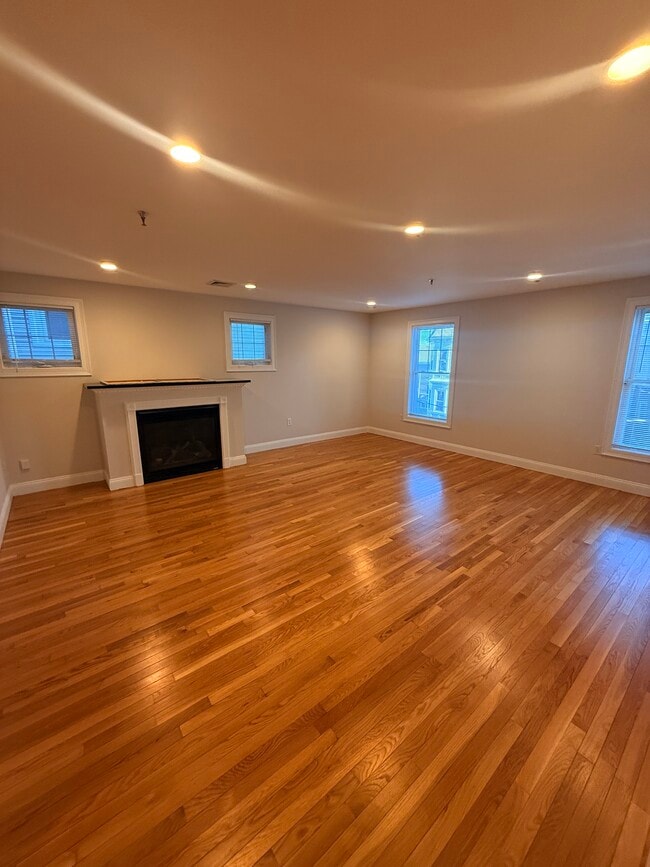 135 Calumet St Unit 2, Boston, MA 02120 - 135 Calumet St Boston, MA ...