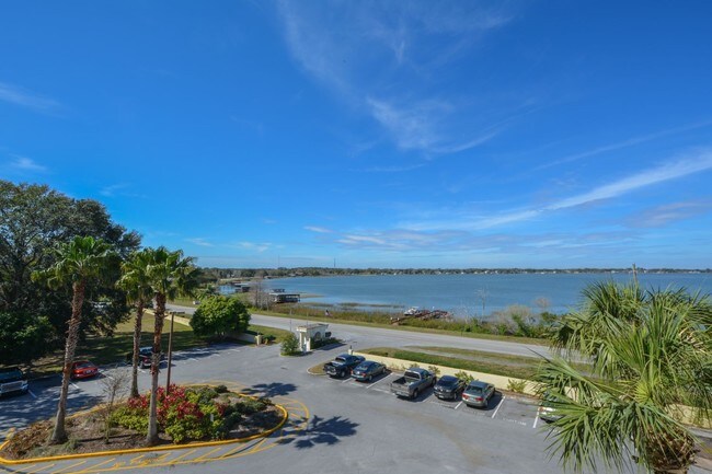 Lakeshore Club Apartments - Winter Haven, FL | Apartments.com