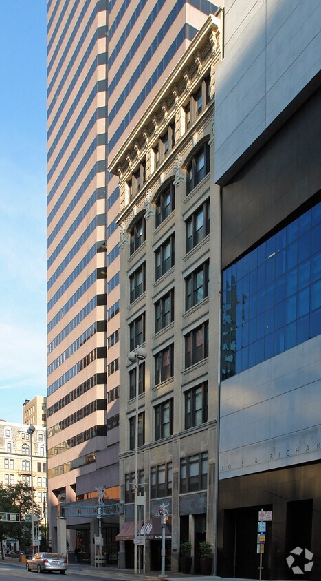 The Lofts at Graydon Place Apartments - Cincinnati, OH | Apartments.com