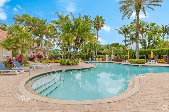 Kings Point Apartments for Rent with a Living Room - Delray Beach, FL ...