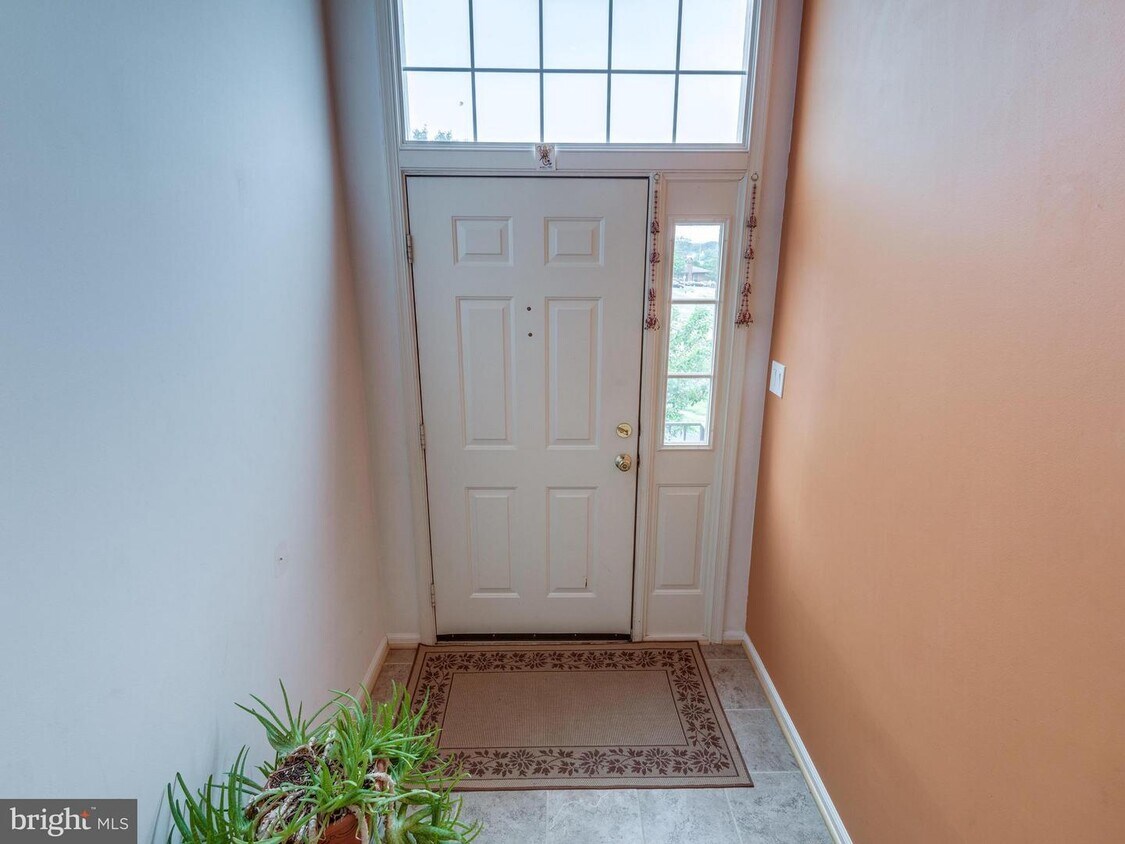 1748 Stuart Pointe Ln, Herndon, VA 20170 - Townhome Rentals in Herndon ...