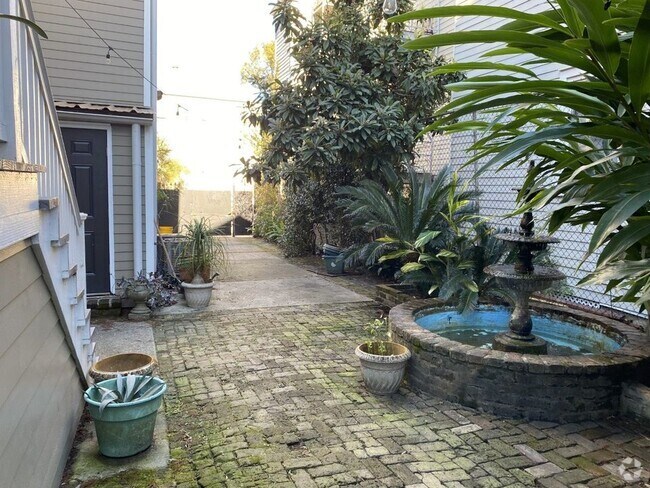 Treme-Lafitte Apartments for Rent with a Yard - New Orleans, LA ...