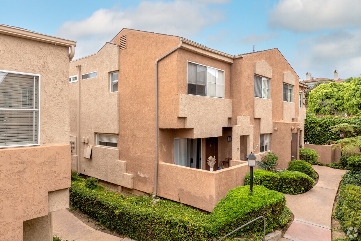 Elan Playa Mar Apartment Homes - 116 Quail Garden Dr Encinitas, CA ...