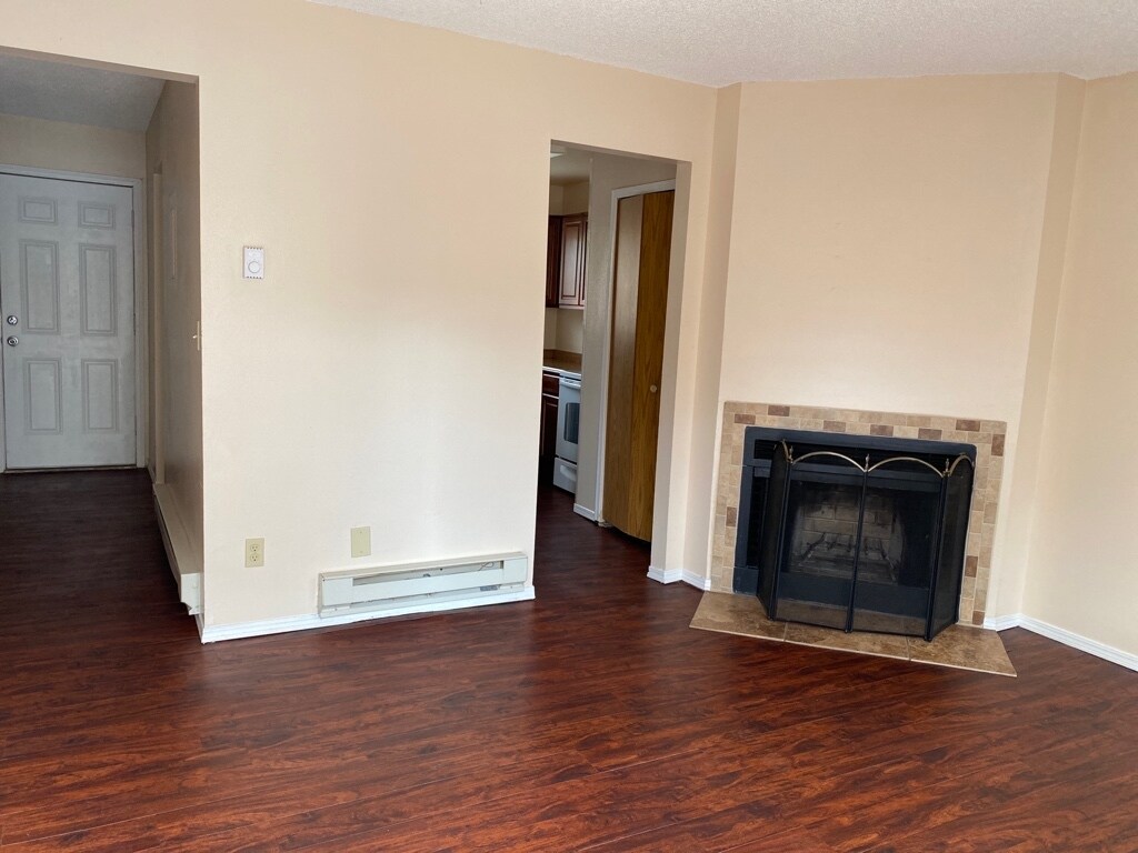 571 Winnie Way Unit 571, Colorado Springs, CO 80904 - Room for Rent in ...