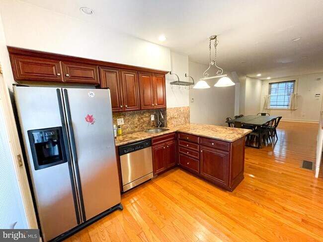 213 Quince St, Philadelphia, PA 19107 - Townhome Rentals in ...