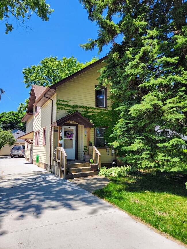 1246 Kentucky St Unit Upper, Racine, WI 53405 - 1246 Kentucky St Racine ...