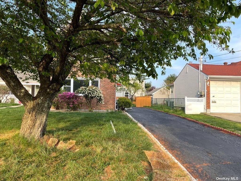 63 Wood Ave, Albertson, NY 11507 - House Rental in Albertson, NY ...