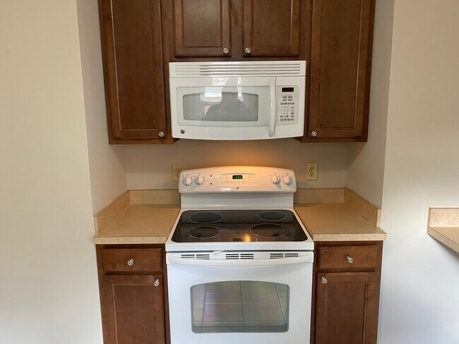 1069 Wayburn St Unit 1, Grosse Pointe, MI 48230 - Apartments in Grosse ...