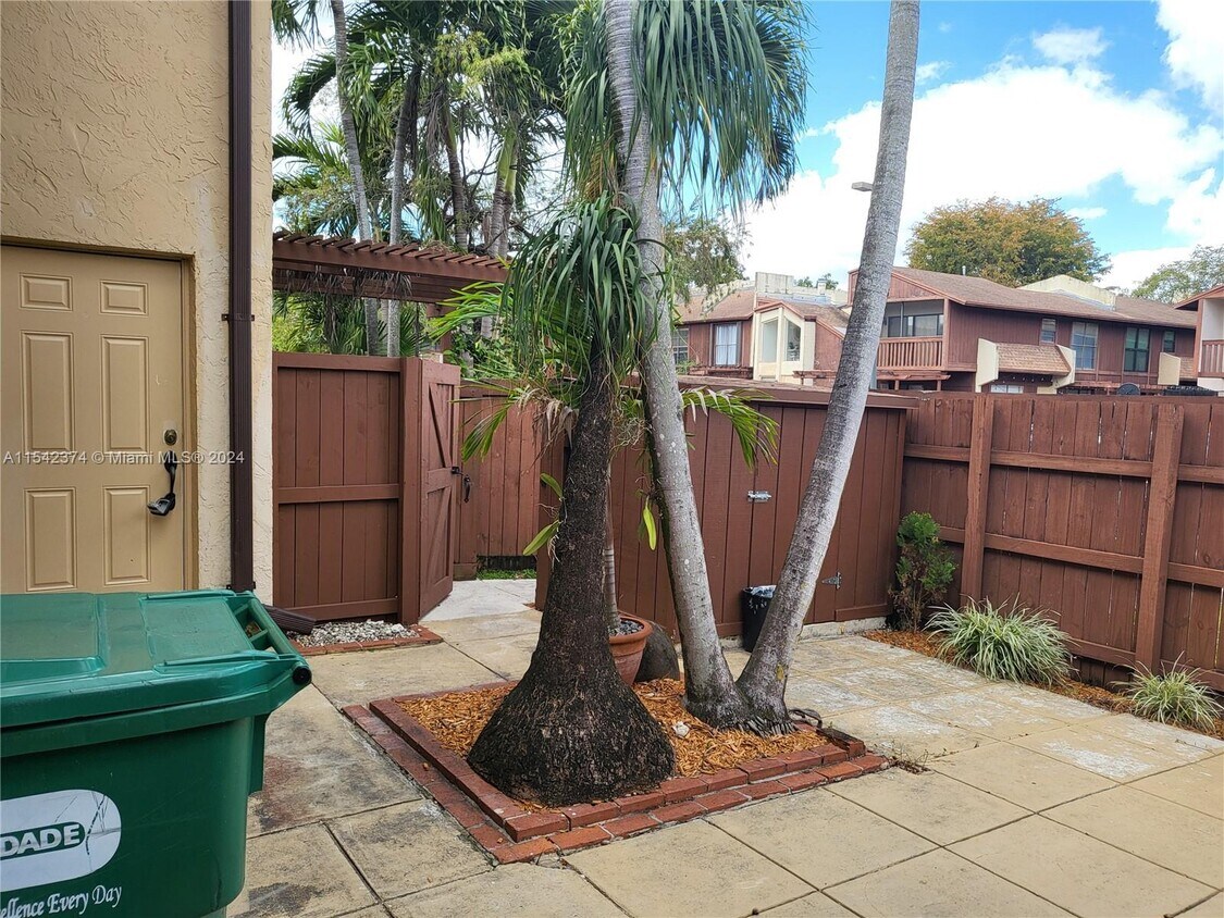 6924 SW 114th Pl, Miami, FL 33173 - Townhome Rentals in Miami FL ...