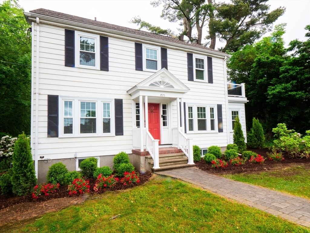 2075 Beacon St, Waban, MA 02468 - House Rental in Waban, MA ...
