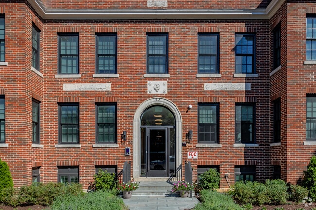 West Village Apartments for Rent with a Walk-In Closet - Washington, DC ...