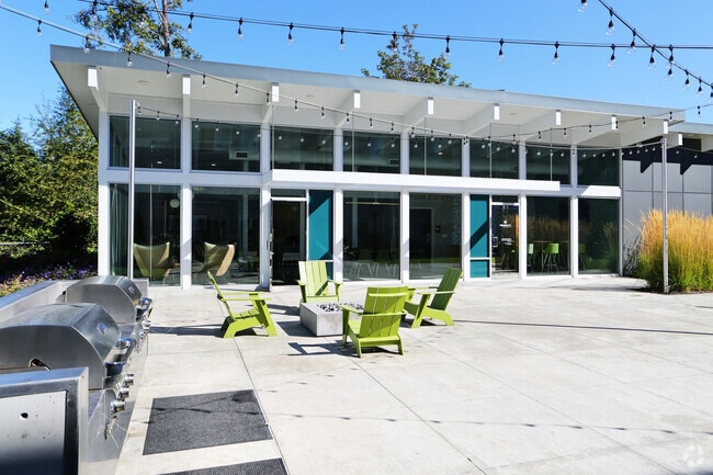 View Ridge Madison Apartments for Rent with Extra Storage - Everett, WA ...