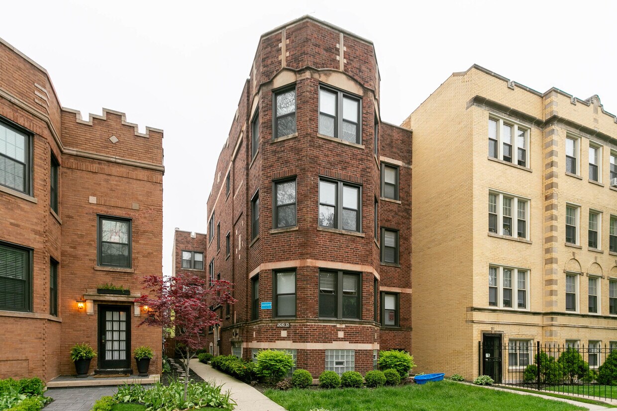2032 W Berwyn Ave, Chicago, IL 60625 - House Rental in Chicago, IL ...