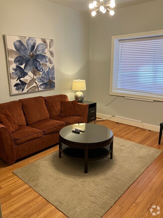 Apartments for Rent in Berlin Township MI with High Ceilings ...