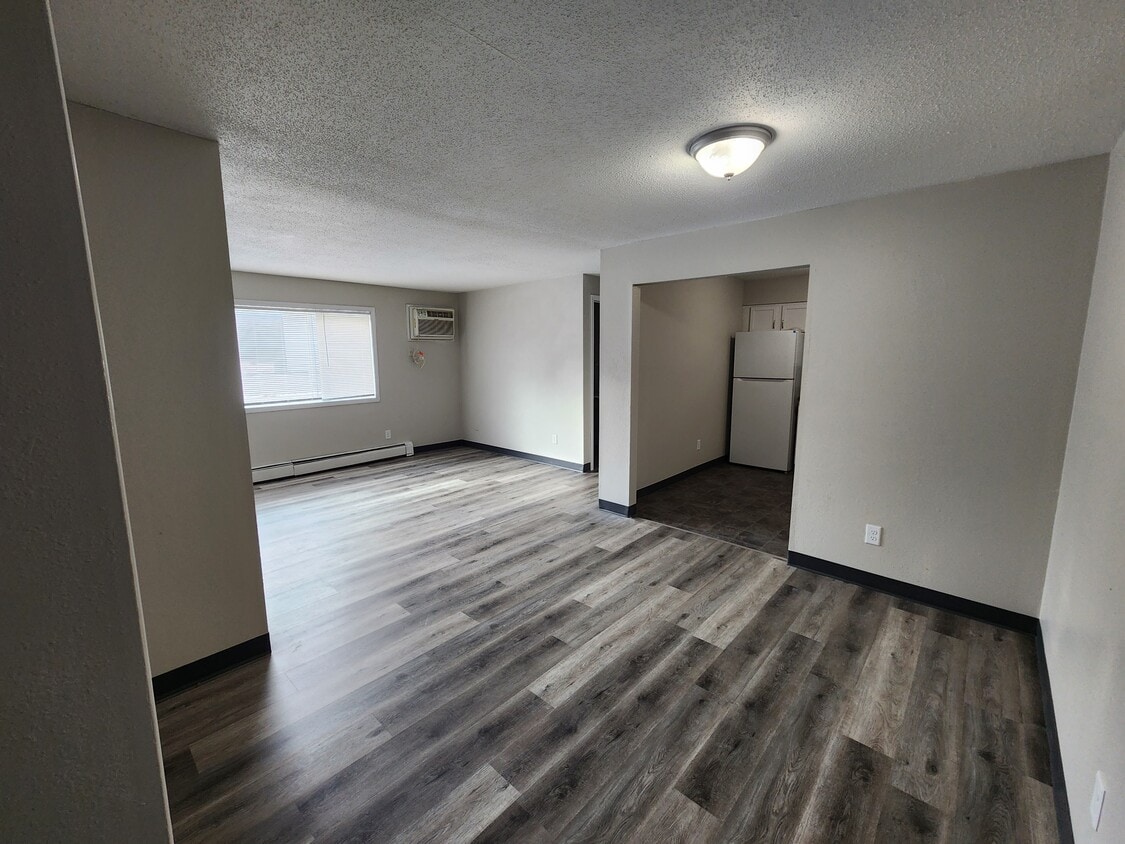 102 Oak St Unit #4, Hiawatha, IA 52233 - 102 Oak St Hiawatha, IA 52233 ...
