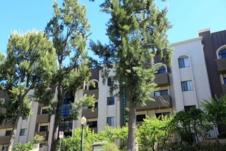 Strathmore Regency Apartments Rentals - Los Angeles, CA | Apartments.com