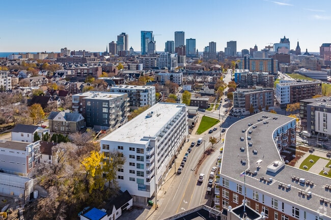 Apartments for Rent with Hardwood Floors Near Midtown Milwaukee - Page ...