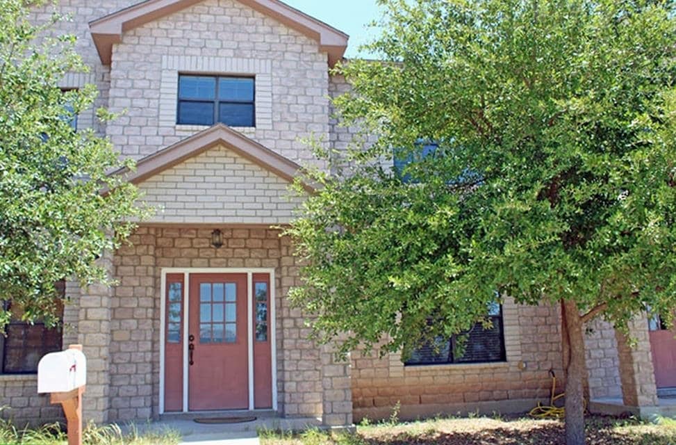 603 E 8th St, Del Rio, TX 78840 - Condo for Rent in Del Rio, TX ...