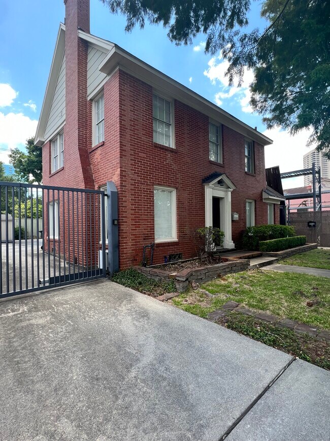 2218 Ewing St, Houston, TX 77004 - House Rental in Houston, TX ...