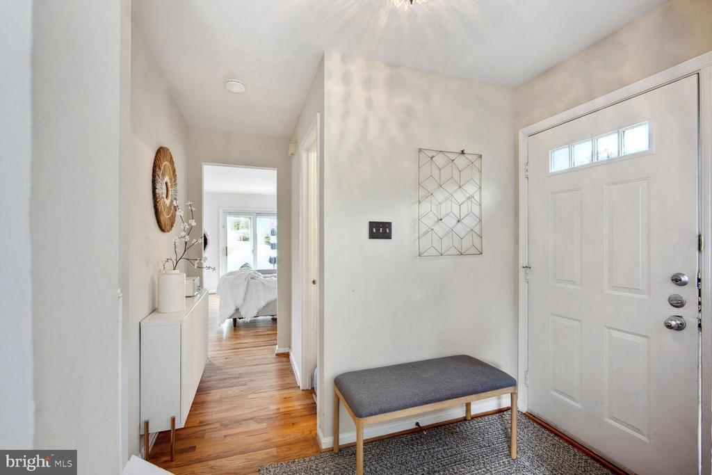 7136 Lake Cove Dr, Alexandria, VA 22315 - Townhome Rentals in ...