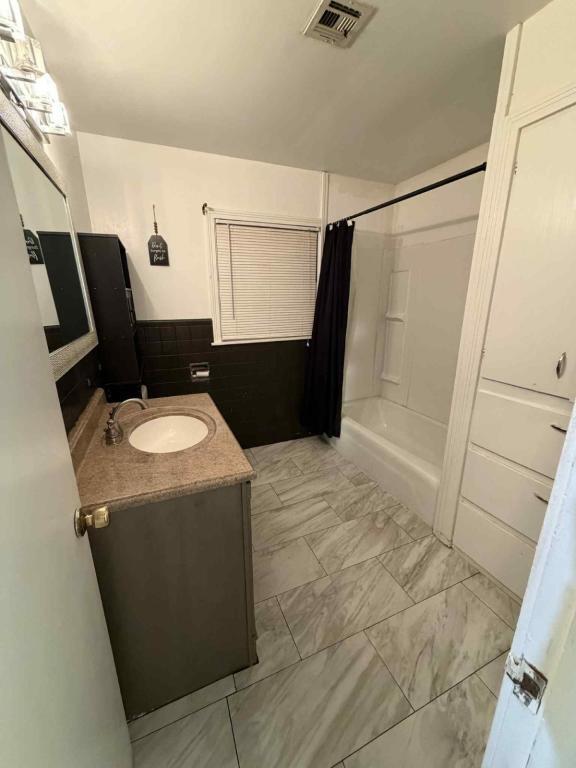 910 N 14th St, Perry, OK 73077 - House Rental in Perry, OK | Apartments.com