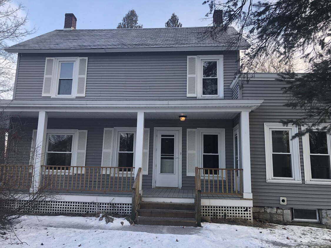 360 Ridge Rd, Queensbury, NY 12804 - House Rental in Queensbury, NY ...