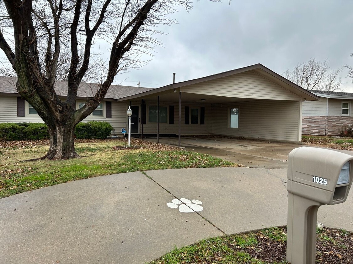 1025 W Terry St, Slaton, TX 79364 - House Rental in Slaton, TX ...