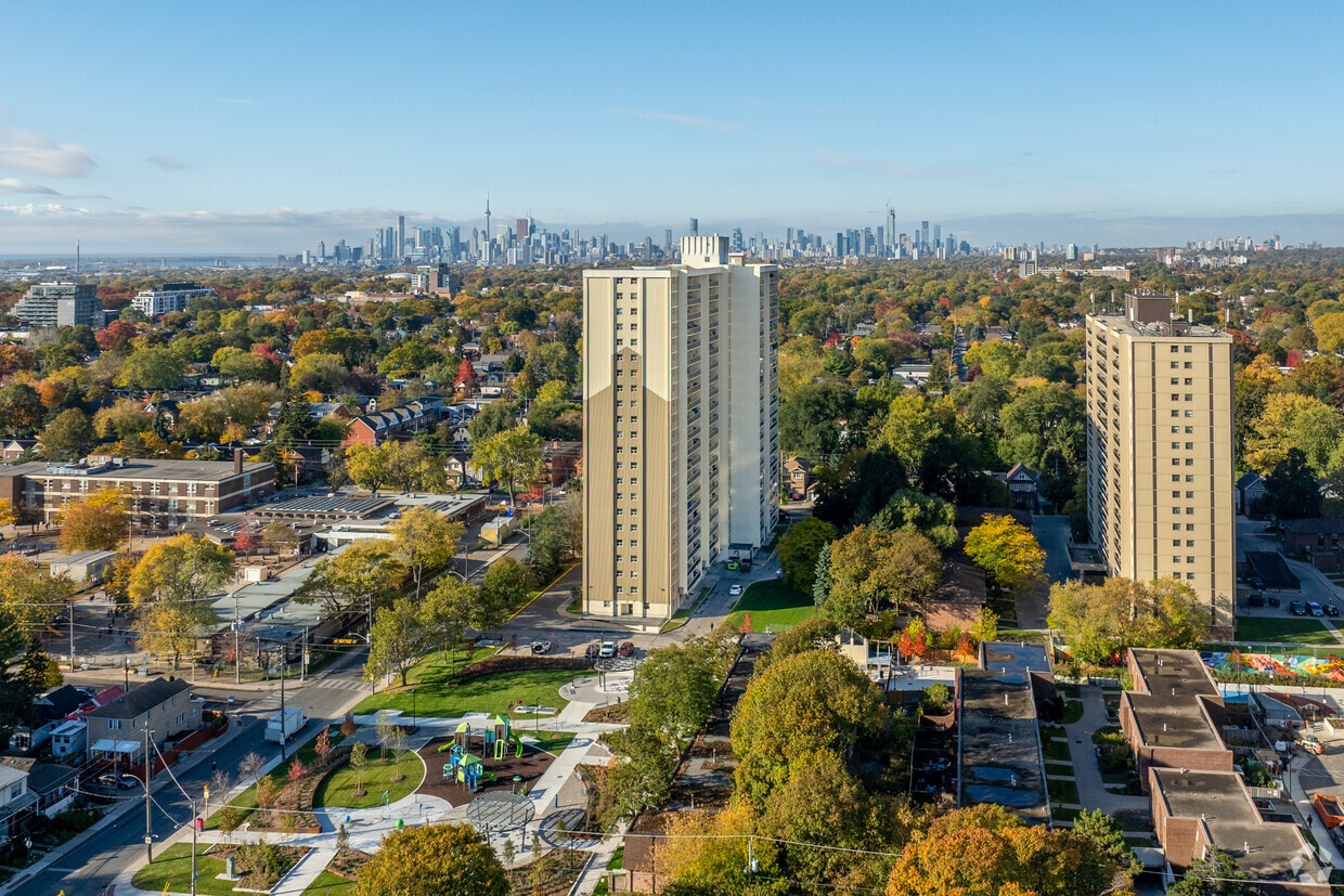 2 Secord Ave, Toronto, ON M4C 2C3 Apartments - 2 Secord Ave Toronto, ON ...