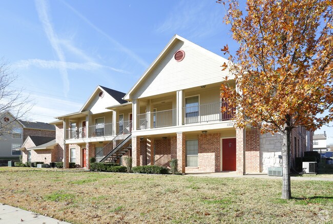 Apartments for Rent Near University of North Texas - Denton, TX Student ...