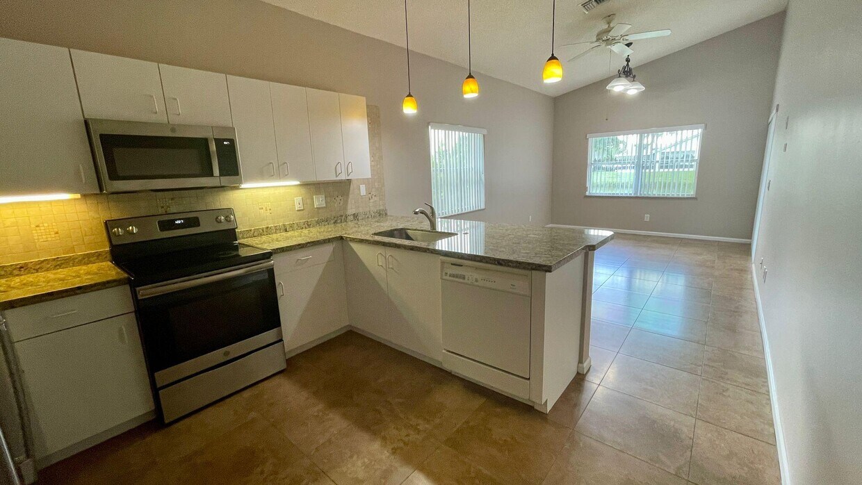 6365 Lansdowne Cir, Boynton Beach, FL 33472 - House Rental in Boynton ...