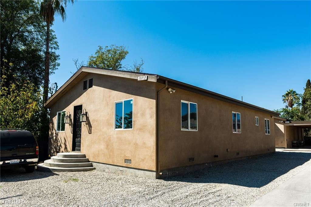 13717 Louvre St, Los Angeles, CA 91331 - House Rental in Los Angeles ...