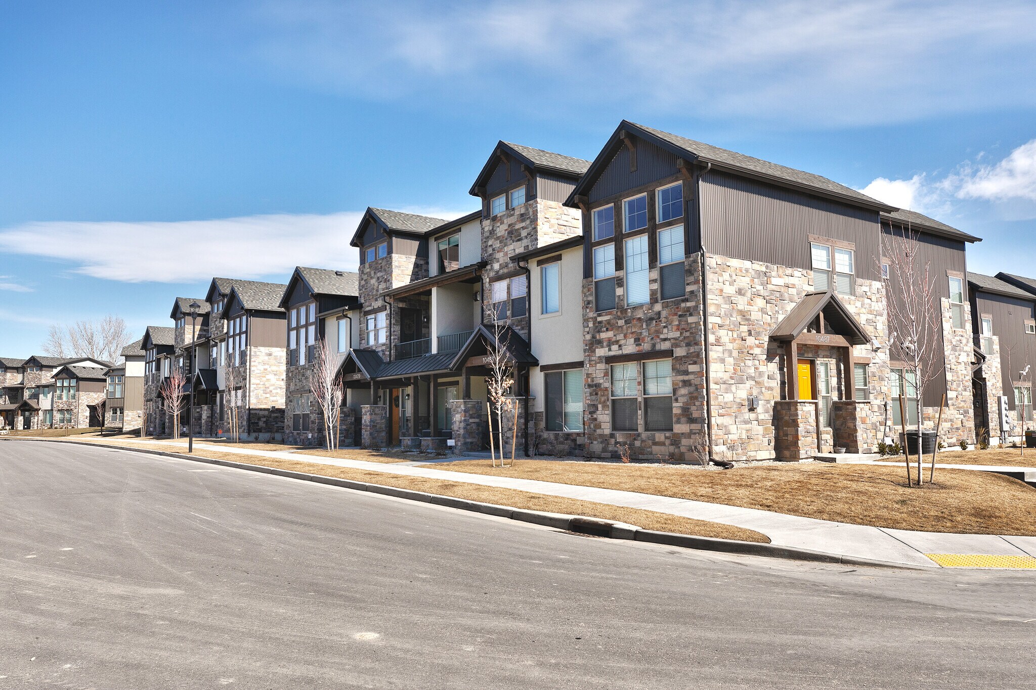 10416 S Beetdigger Blvd, Sandy, UT 84070 - Townhome Rentals in Sandy UT ...