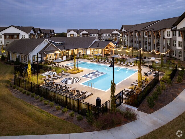 Shady Dale GA Condos for Rent with Garages