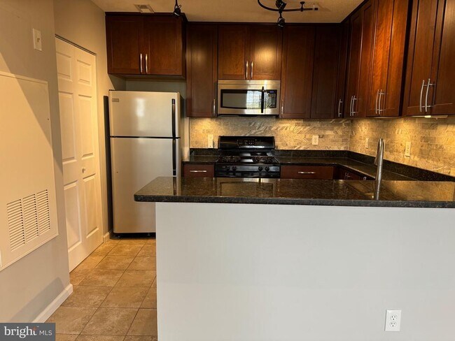 20273 Beechwood Terrace Unit 301, Ashburn, VA 20147 - Room for Rent in ...