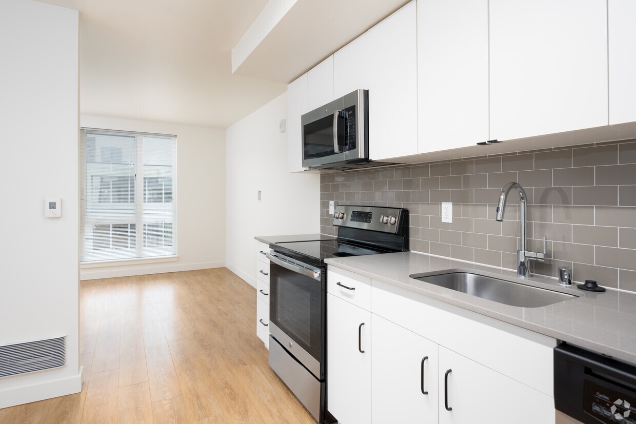 East Howe Steps - 1823 Eastlake Ave E Seattle, WA 98102 | Apartments.com