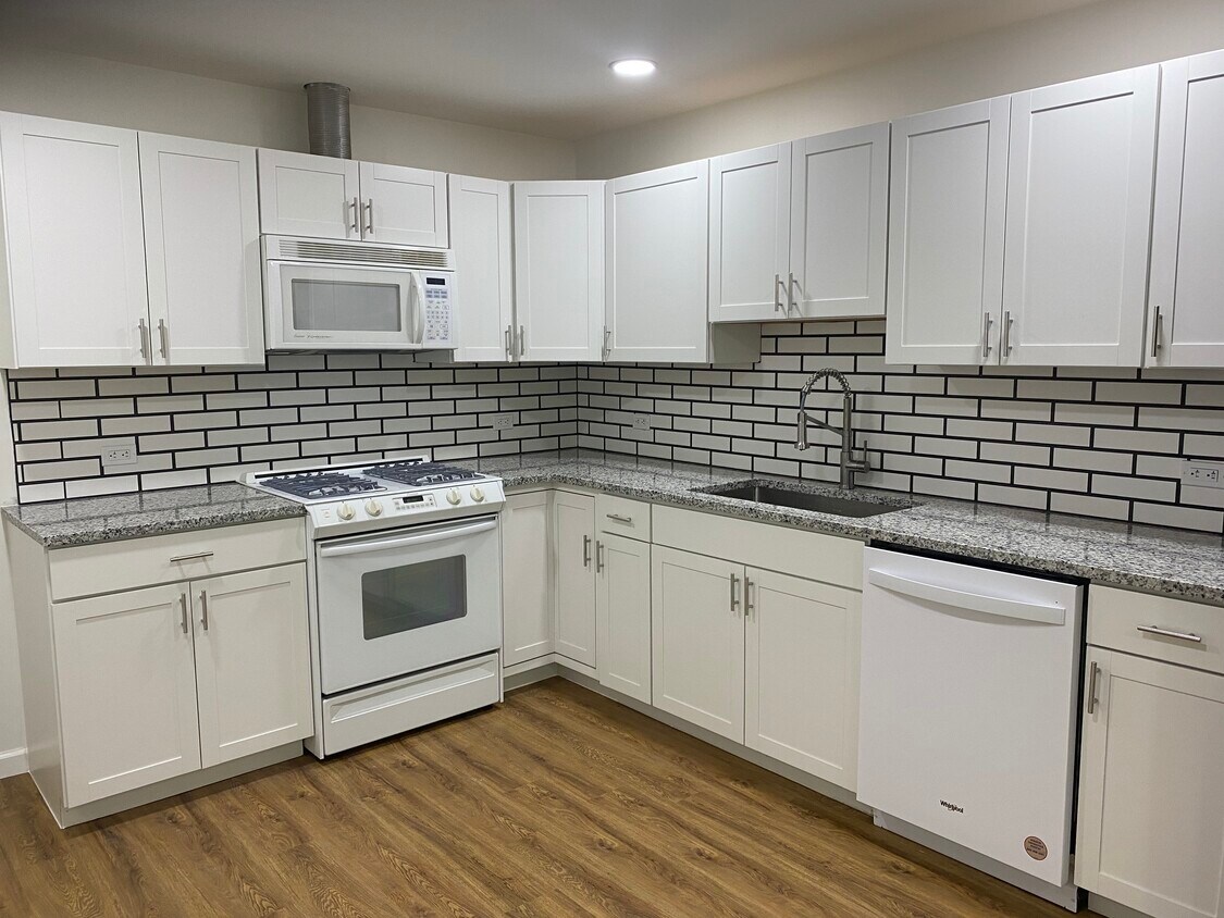 1102 Maple Creek Rdg, Loganville, GA 30052 - House Rental in Loganville ...